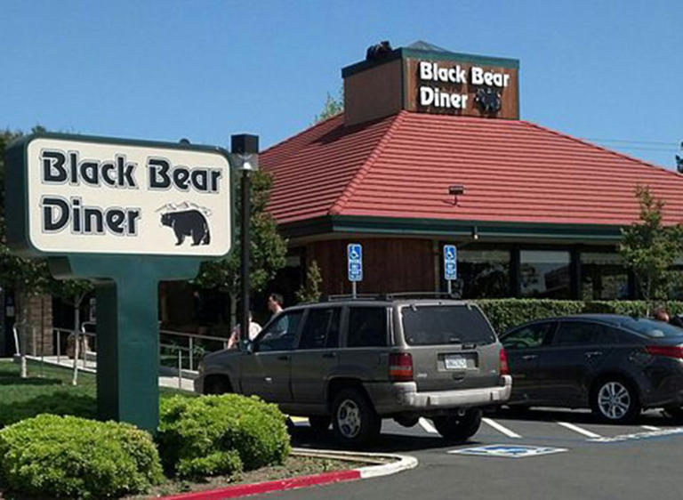 5 chain restaurant breakfast platters fans say pile on the meat