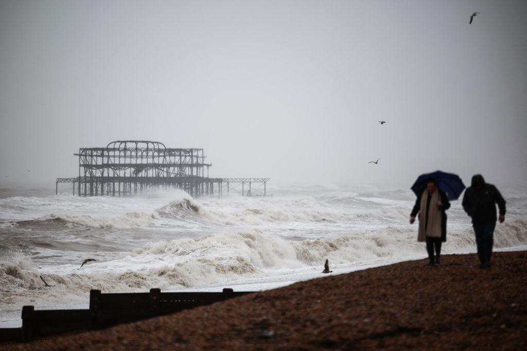'Persistent and heavy' rain forecast for Sussex and Surrey as yellow ...