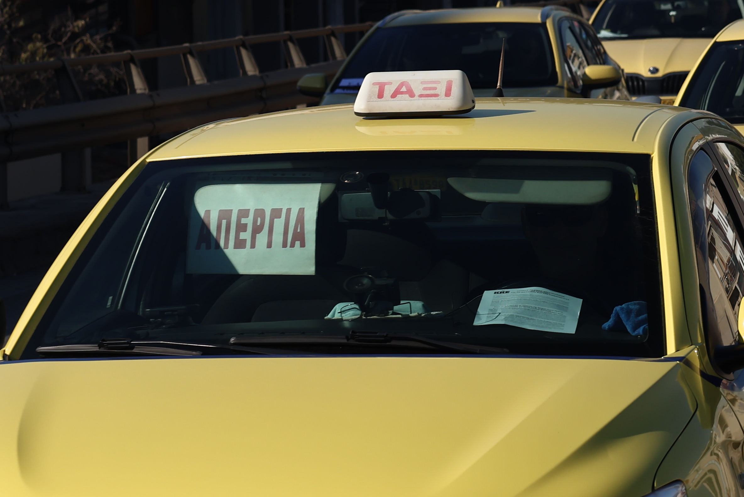 Ταξί: Προχωρούν σε νέα 48ωρη απεργία την Τρίτη και την Τετάρτη