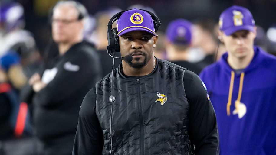 Brian Flores Steelers' early favorite for head coach job
