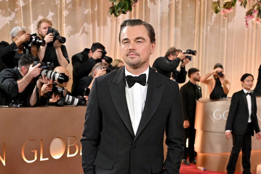 Leonardo DiCaprio halted by security at Golden Globes