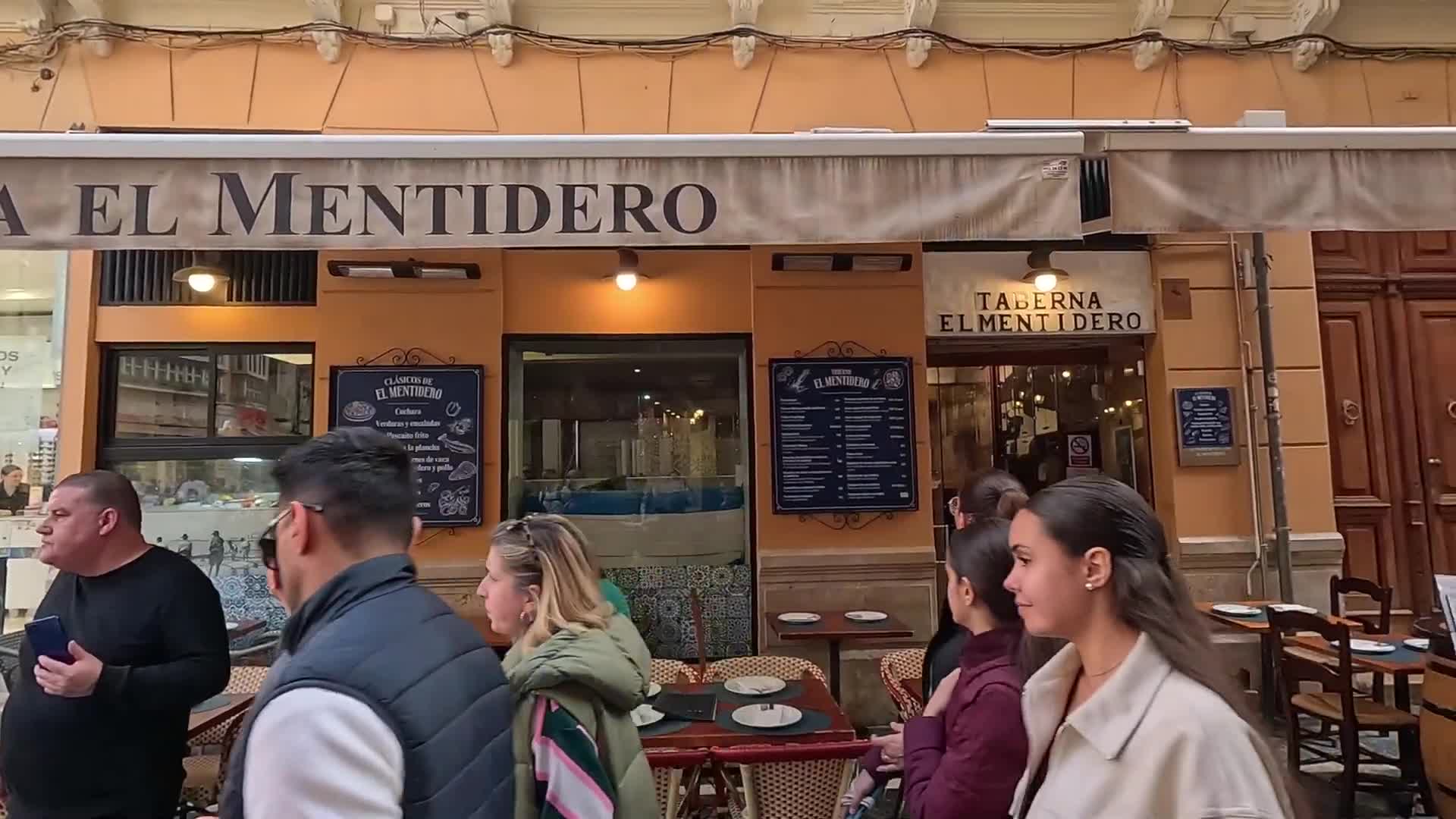 Where to eat in Malaga, Spain - guided Spanish tapas food crawl!