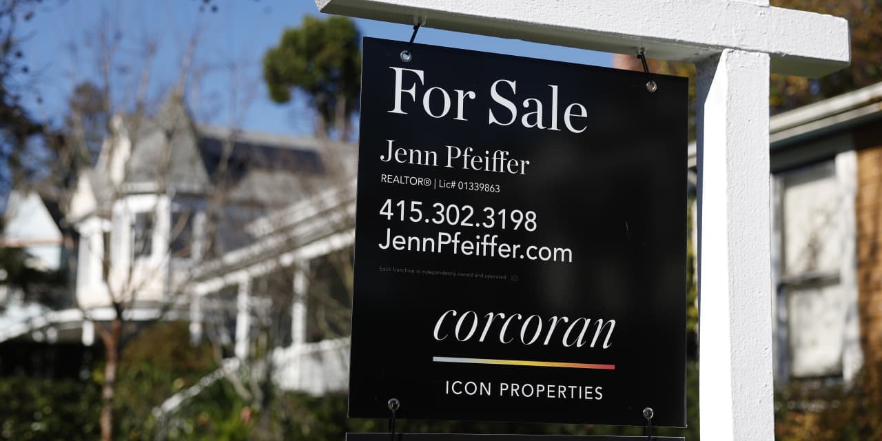 Homeowners and home buyers race to lock in falling mortgage rates