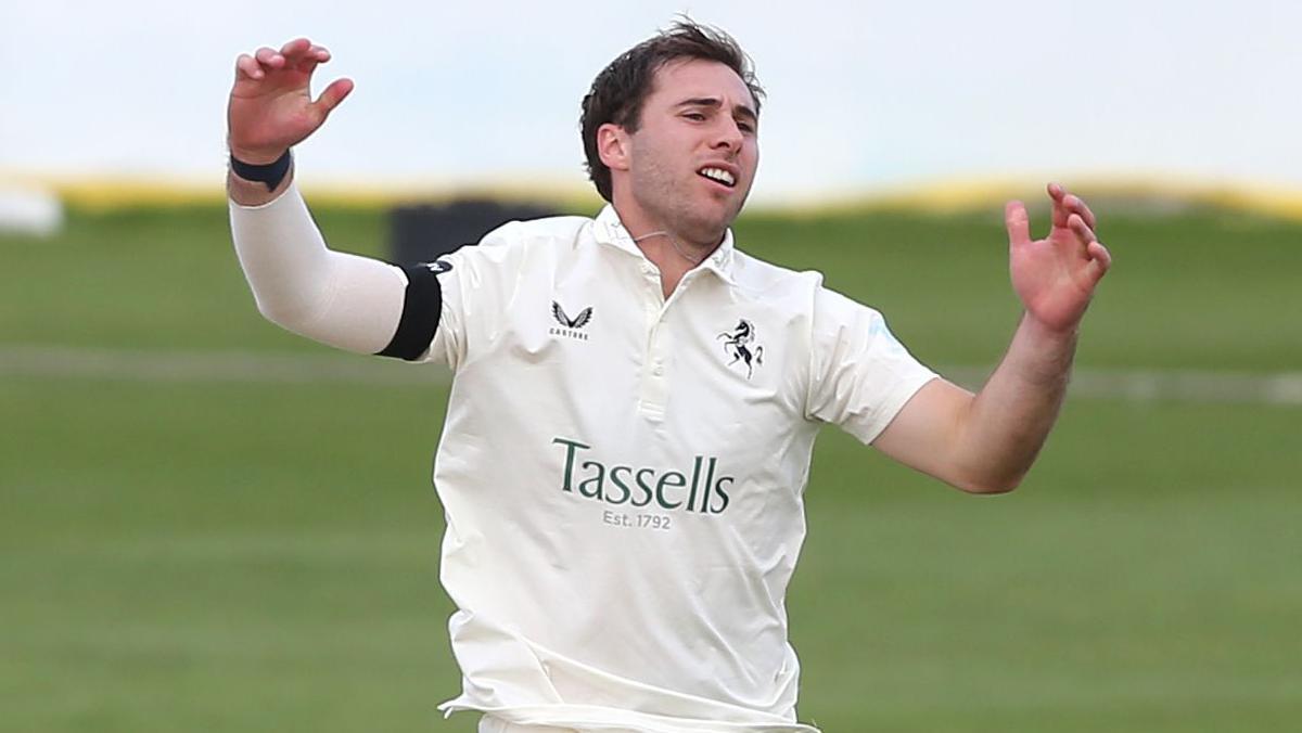 Kent bowler Cohen signs new one-year deal