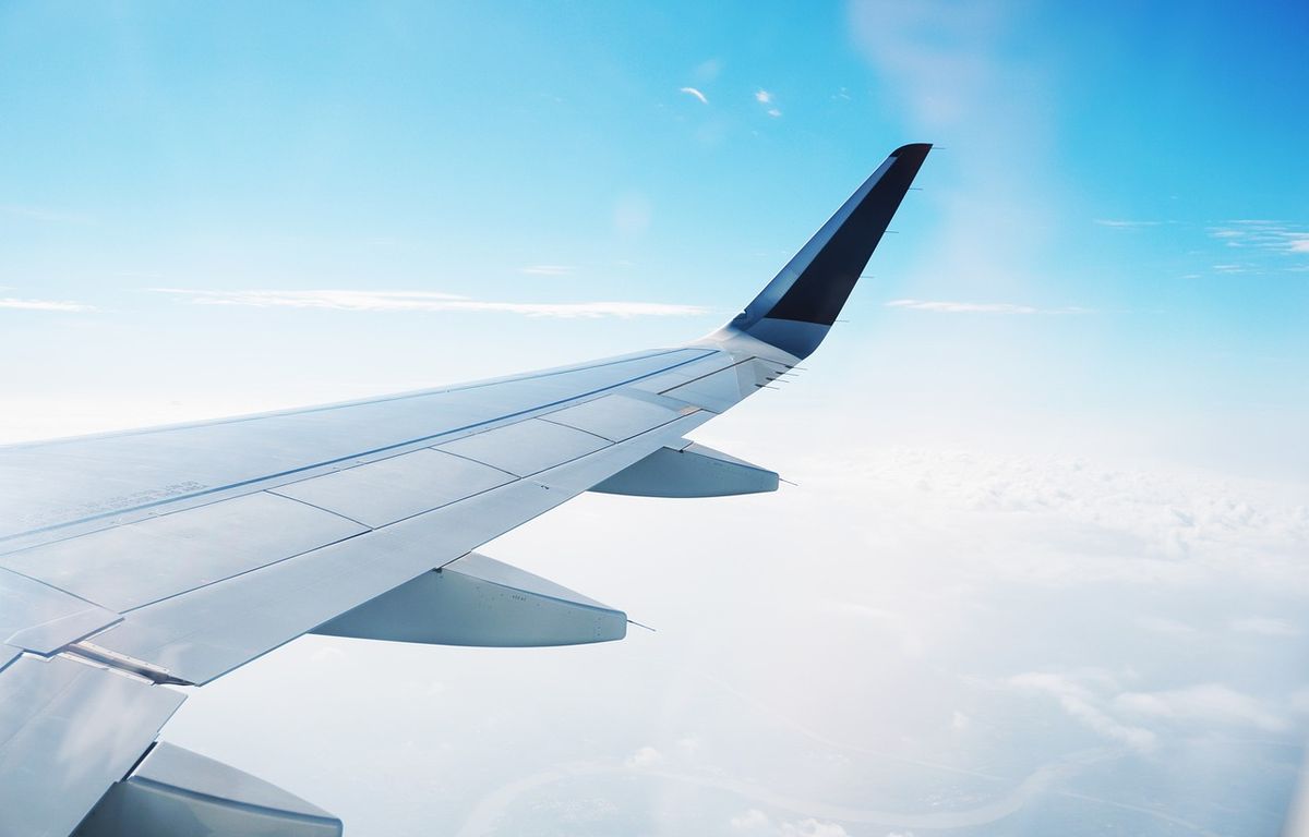 Le passager d’un avion meurt après avoir fait un malaise juste avant l ...