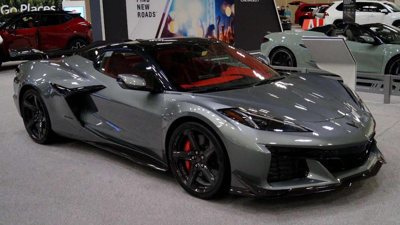 How the 2023 Corvette Z06 embraced flat-plane chaos