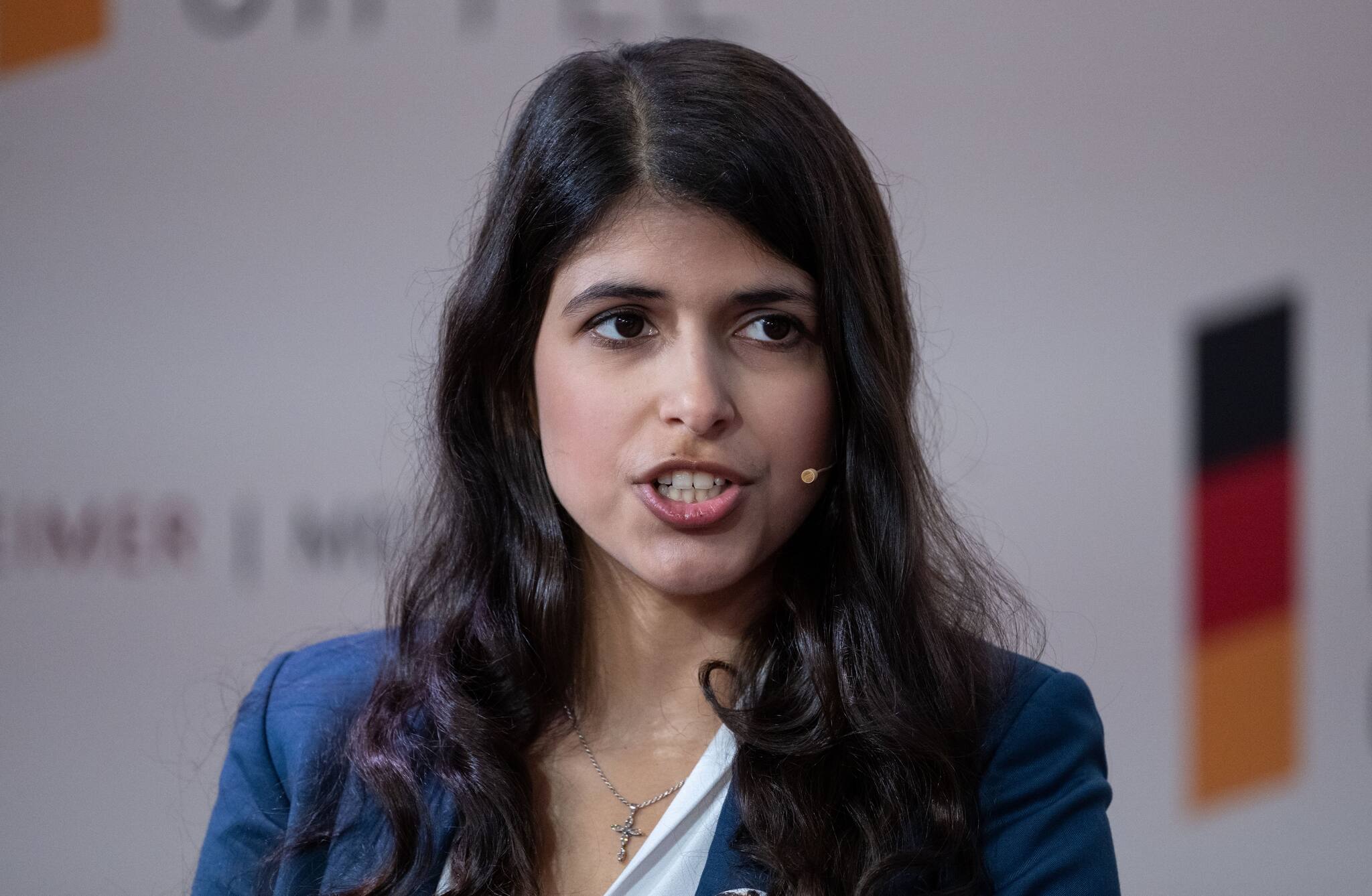 Deutsche Prominente fordern stärkeren Druck auf Iran: „Halbherzige ...