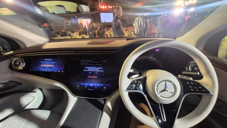 Mercedes-Benz EQS Celebration Edition, Maybach GLS Celebration Edition ...