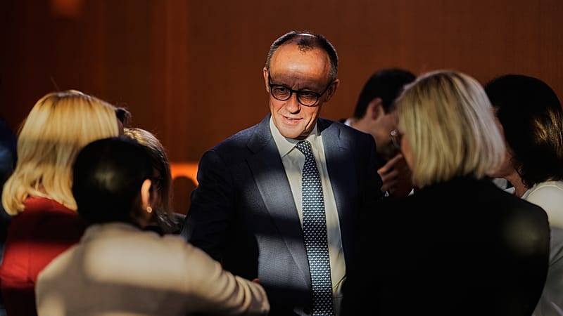 Exklusiv: Ex-Regierungssprecher enthüllt - Was Merz’ Umbau im ...