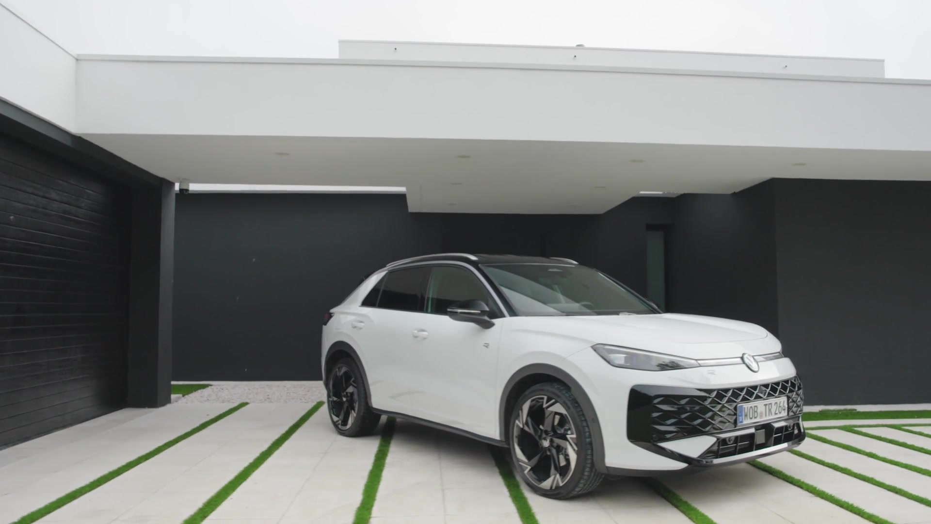 The new Volkswagen T-Roc exterior design in Celestial Pure White