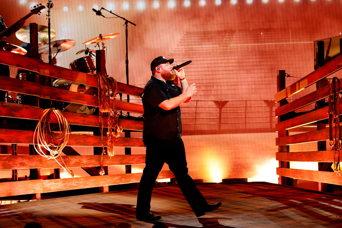 Luke Combs celebrates new song that's 5 years in the making