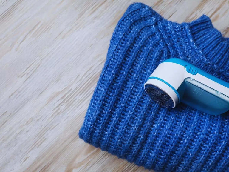 How to remove ugly bobbles or fabric pills from sweaters using simple ...