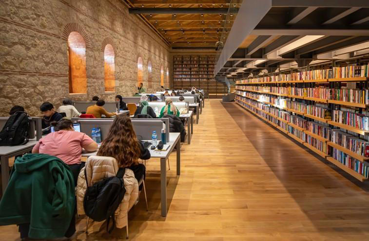 Bakan Ersoy rekor rakamı verdi: Rami Kütüphanesi'ni 7.7 milyon kişi ...