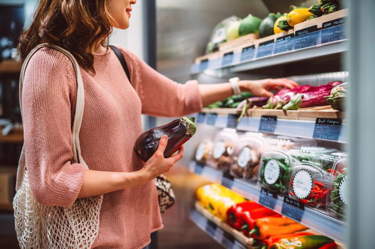 Experts say eating unexpected fruit could have huge cholesterol ...