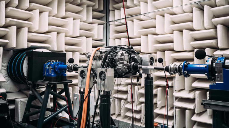 BMW M'in ilk elektriklisi 2027'de geliyor!