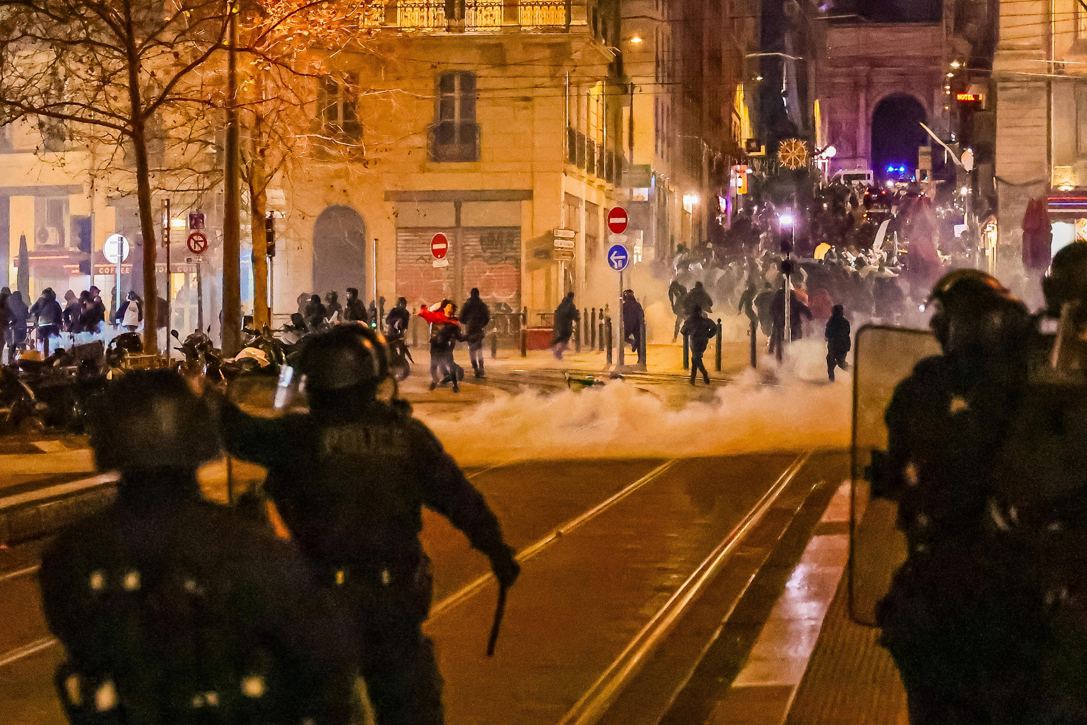 « Ils ont continué de me frapper même lorsque le sang a commencé à ...
