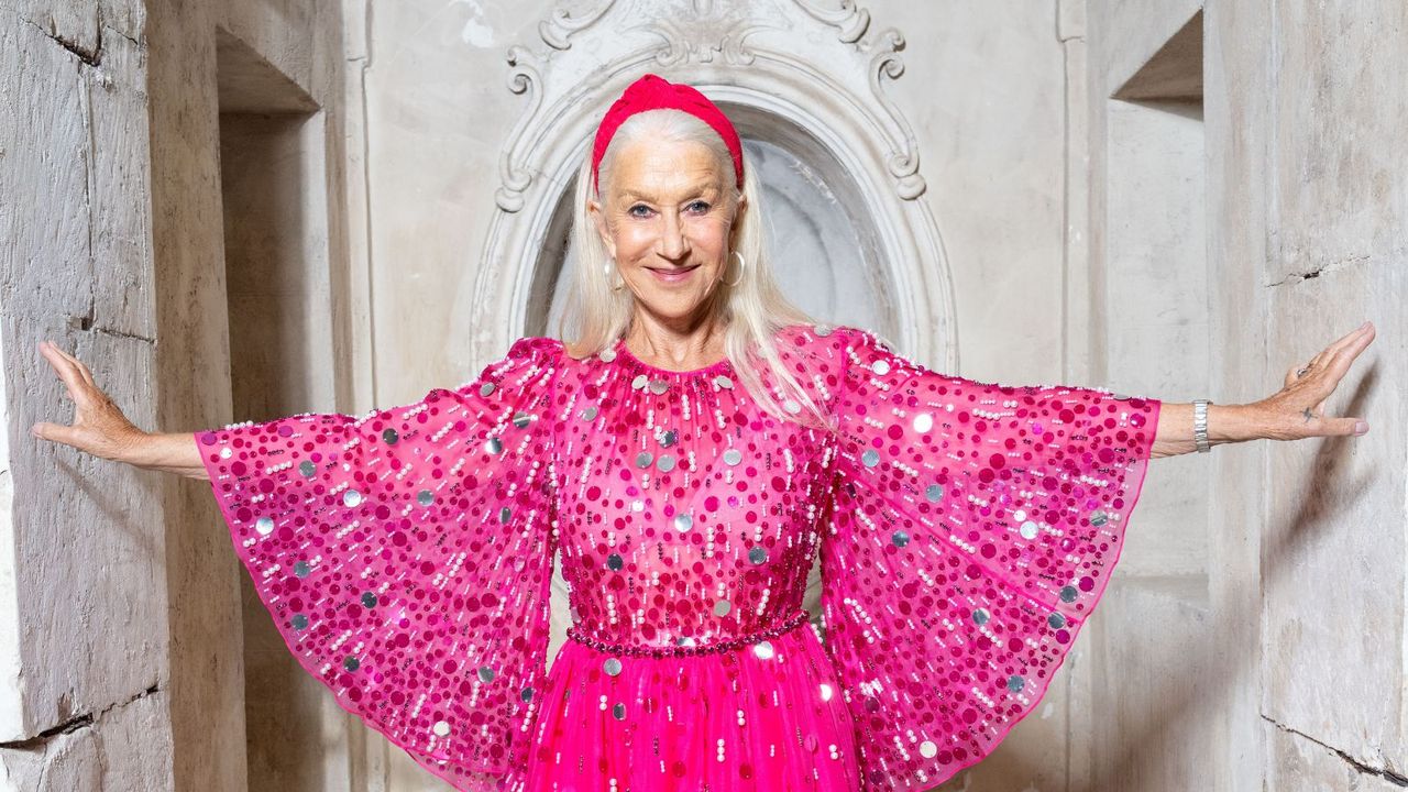 Every time an estate expert sees this ‘energetic’ front door color ...