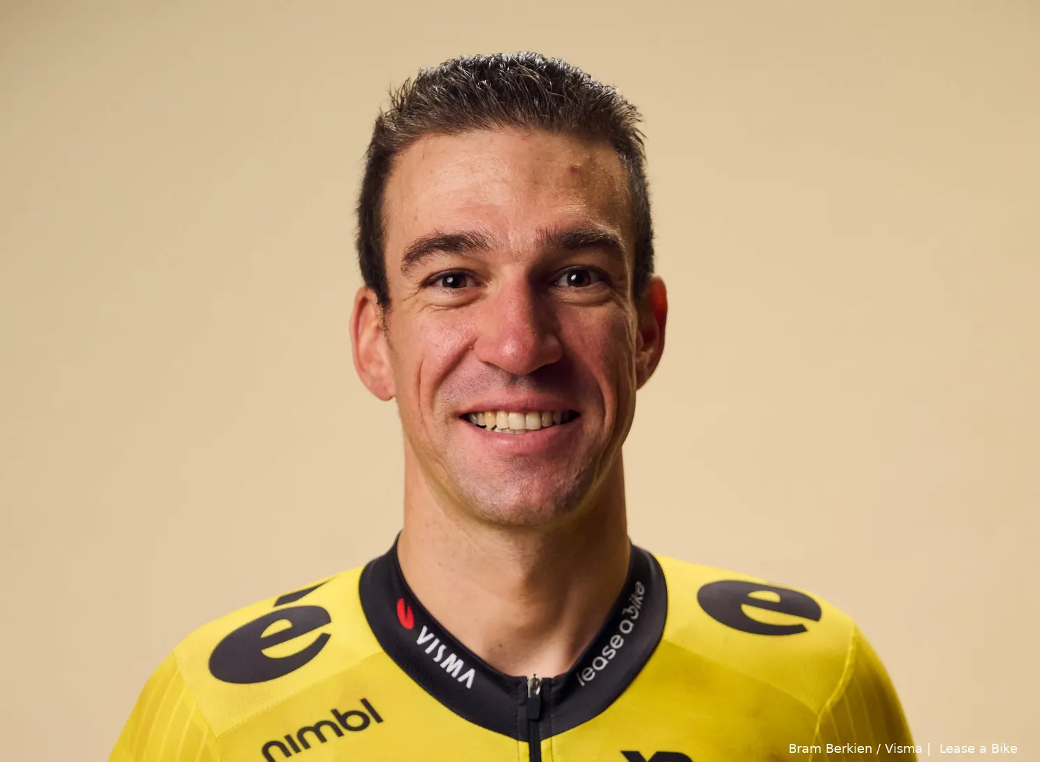 Bloemen mogen na zege Van Aert richting Armirail na ongekend beulswerk ...