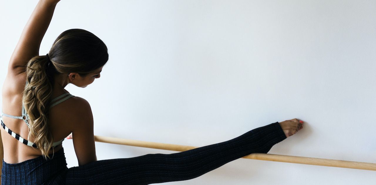 Tutti alla sbarra per allenare eleganza, portamento e forza muscolare!