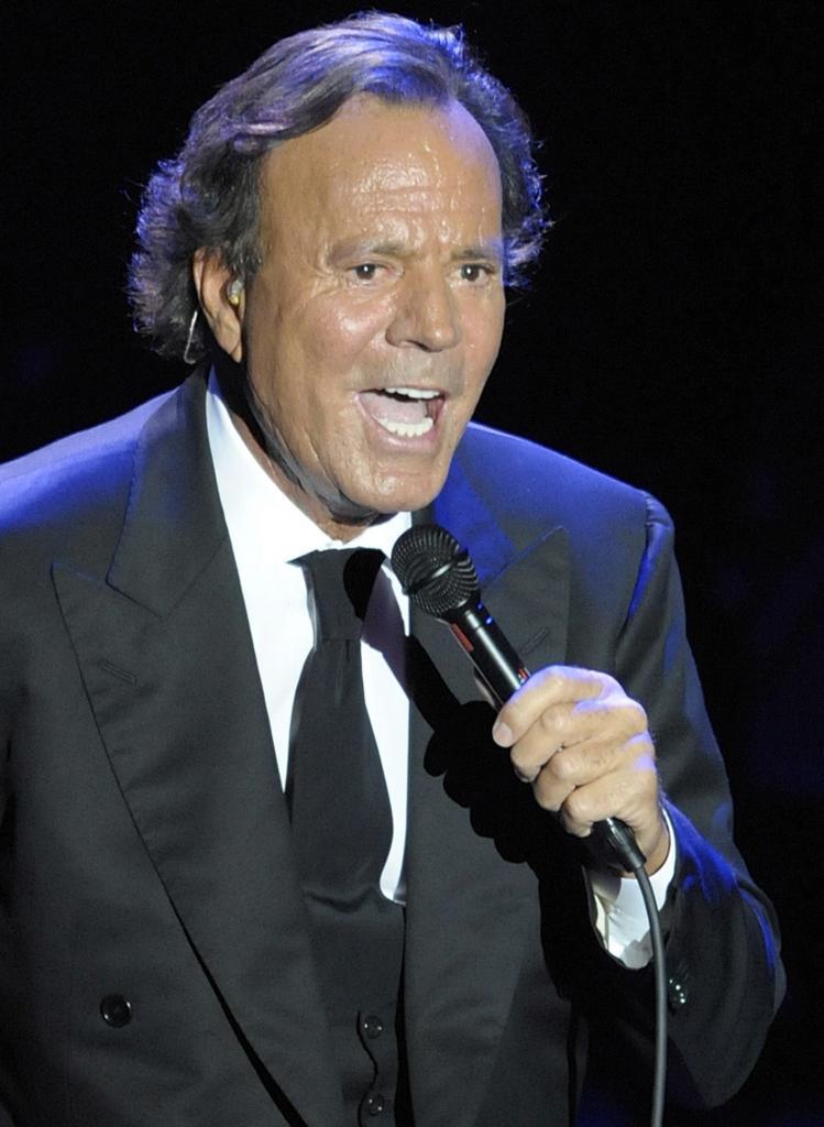 Julio Iglesias, investigated by the prosecutor's office for two alleged ...