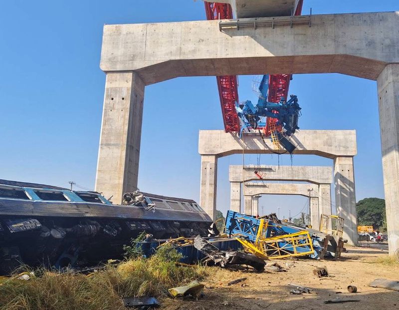 Thailand crane collapse: 29 killed as passenger train from Bangkok derails