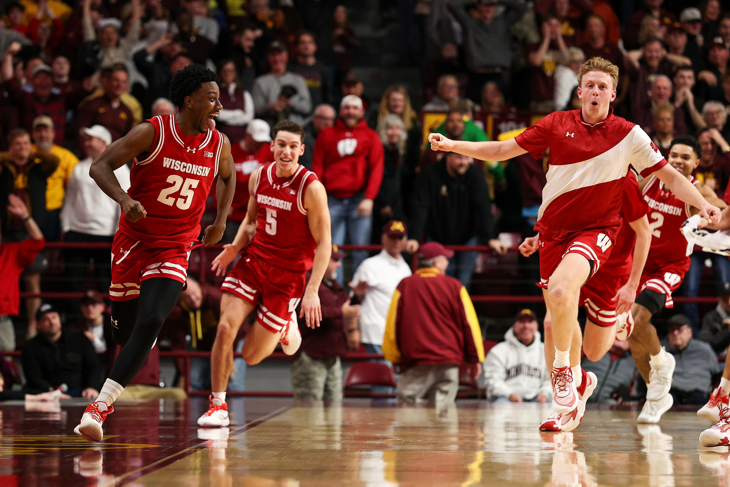 Wisconsin Badgers’ John Blackwell puts Minnesota to sleep with crazy ...