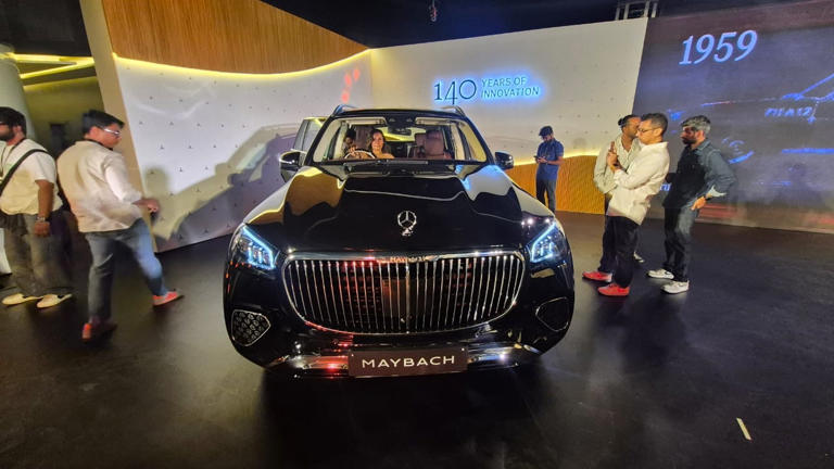 Mercedes-Benz EQS Celebration Edition, Maybach GLS Celebration Edition ...