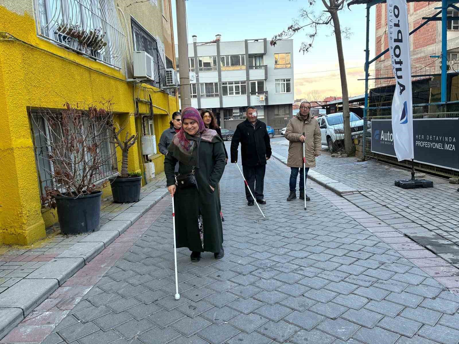 Görme engelli bireyler bu kursta hem sosyalleşiyor hem de günlük ...