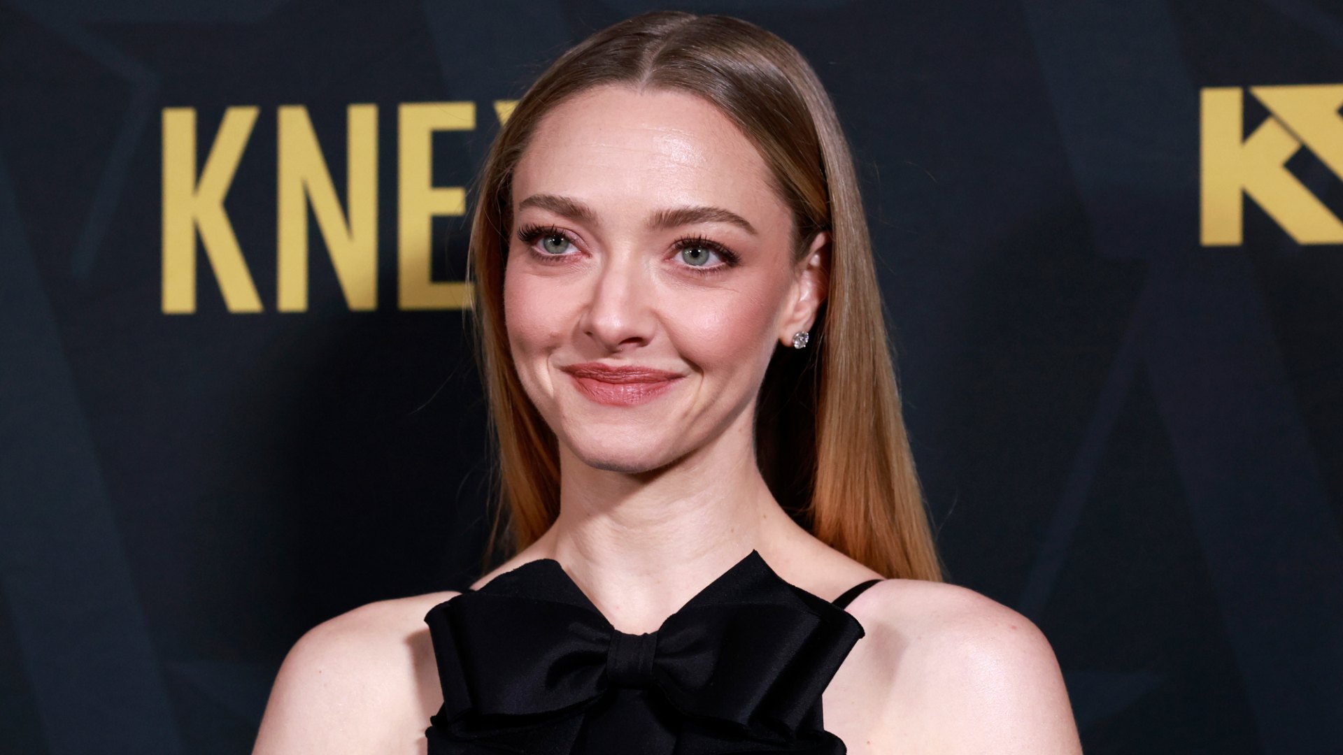 Nail Amanda Seyfried's vintage-looking sweater vest style - just $20