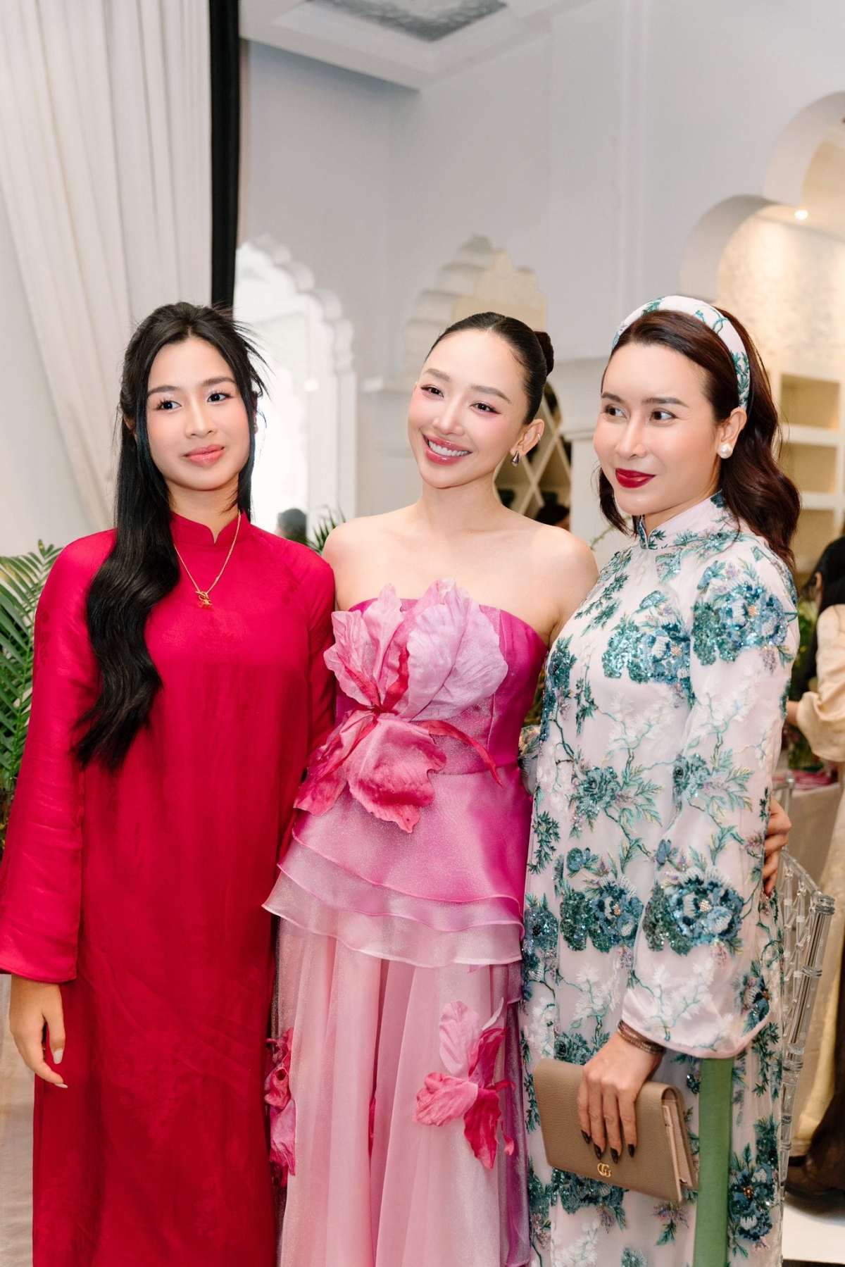 Con gái Lưu Hương Giang - Hồ Hoài Anh được khen ra dáng mỹ nhân