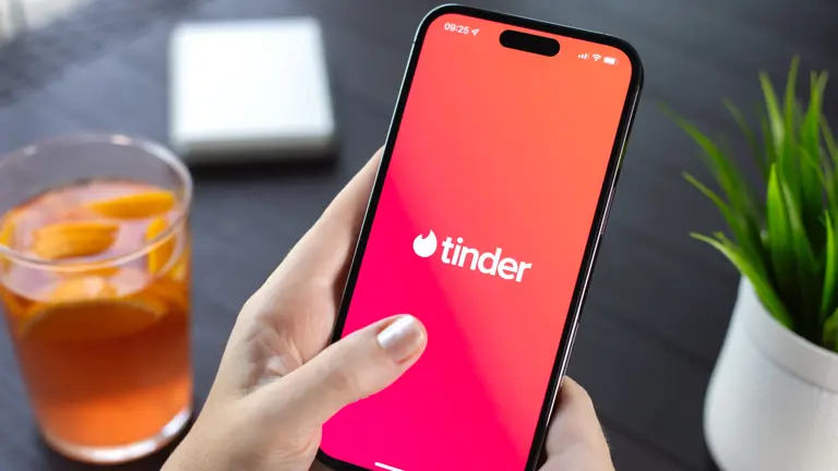 Municipales 2026 : comment faire voter les jeunes grâce à Tinder