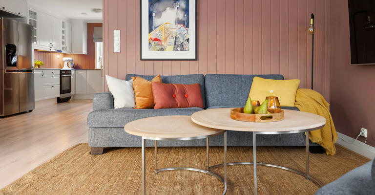 8 living room details that quietly signal lower-middle-class roots