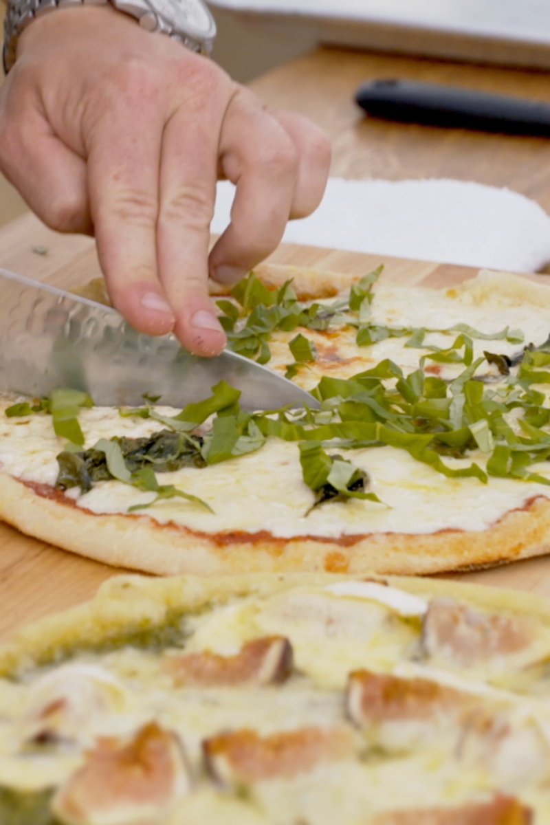 Classic margherita pizza, grilled fast and crispy