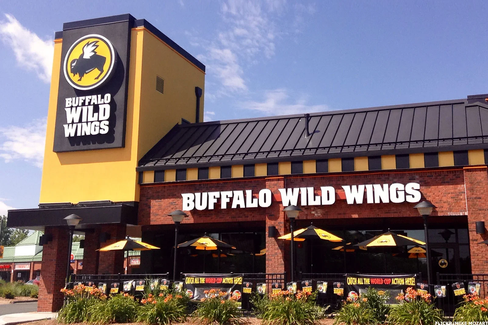 Buffalo Wild Wings drinks menu with prices [updated 2026]