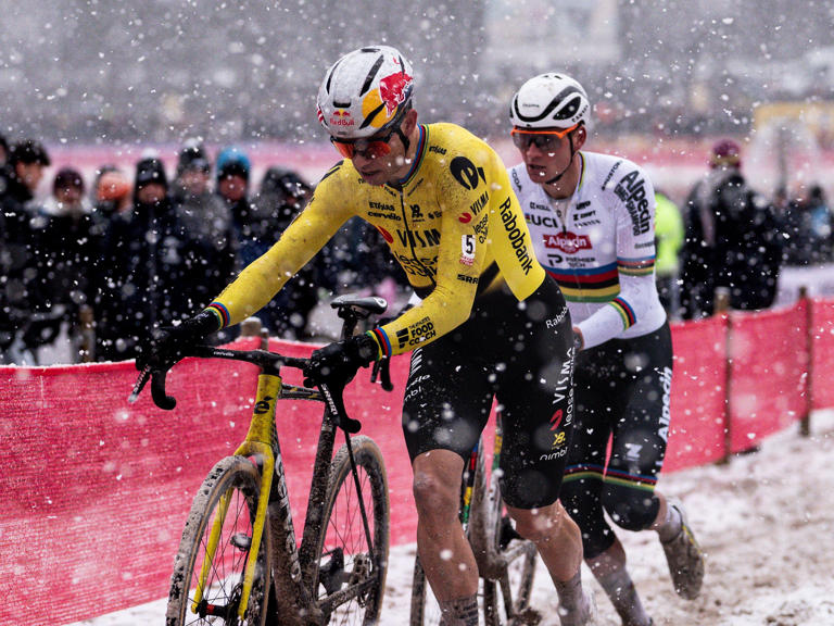 Wout van Aert zag 'heel andere' Mathieu van der Poel deze winter ...