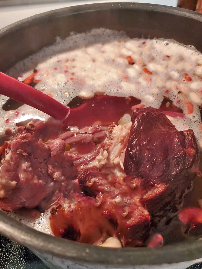 Ham cabbage and bean soup