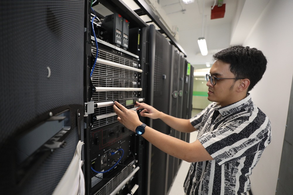IDPRO ungkap kapasitas data center nasional masih di bawah 1 watt per ...