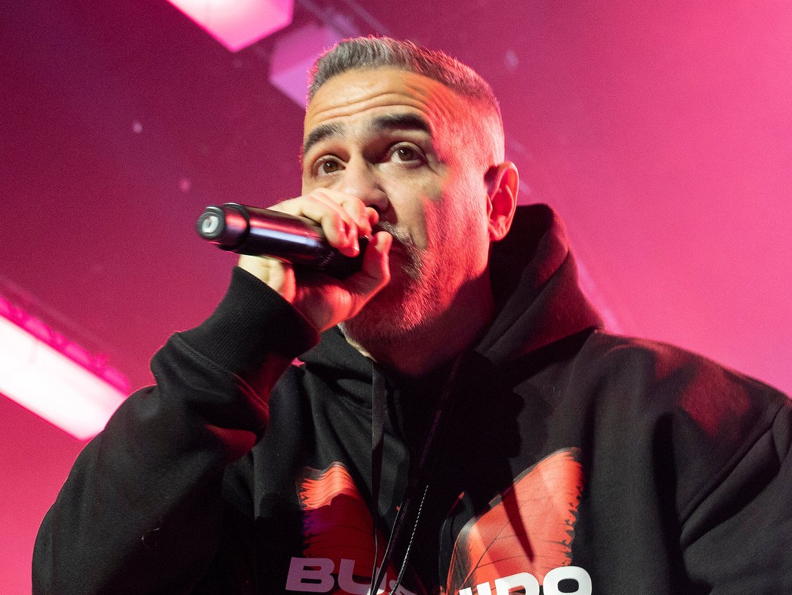 Touching moment: Bushido brings two senior ladies on stage