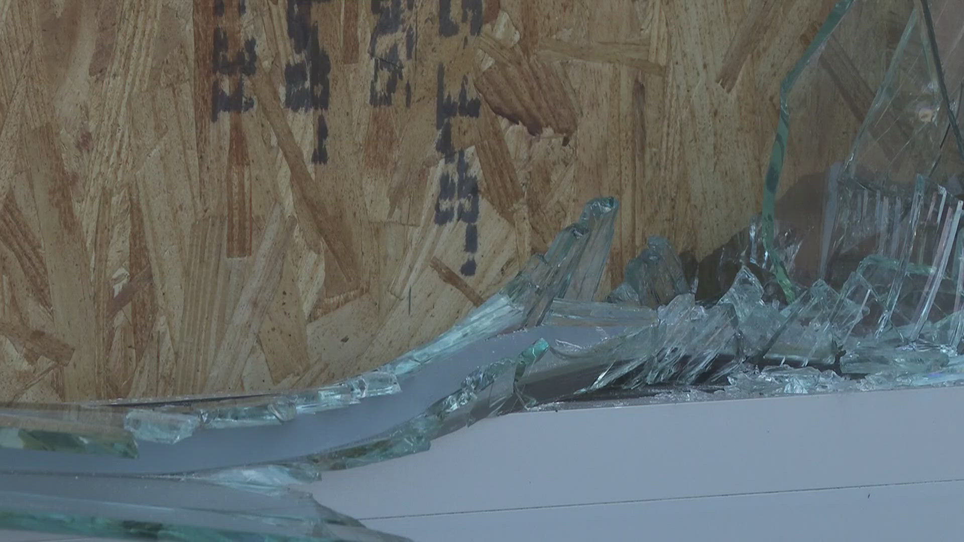 'We couldn't believe it': Police investigating smash-and-grab burglary ...