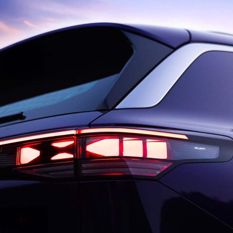 Volkswagen reveals India-spec Tayron R-Line