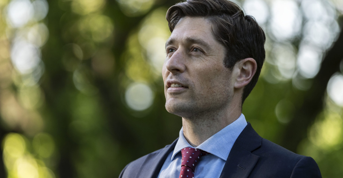 Minneapolis braces for hundreds more federal officers after 2,000 ...