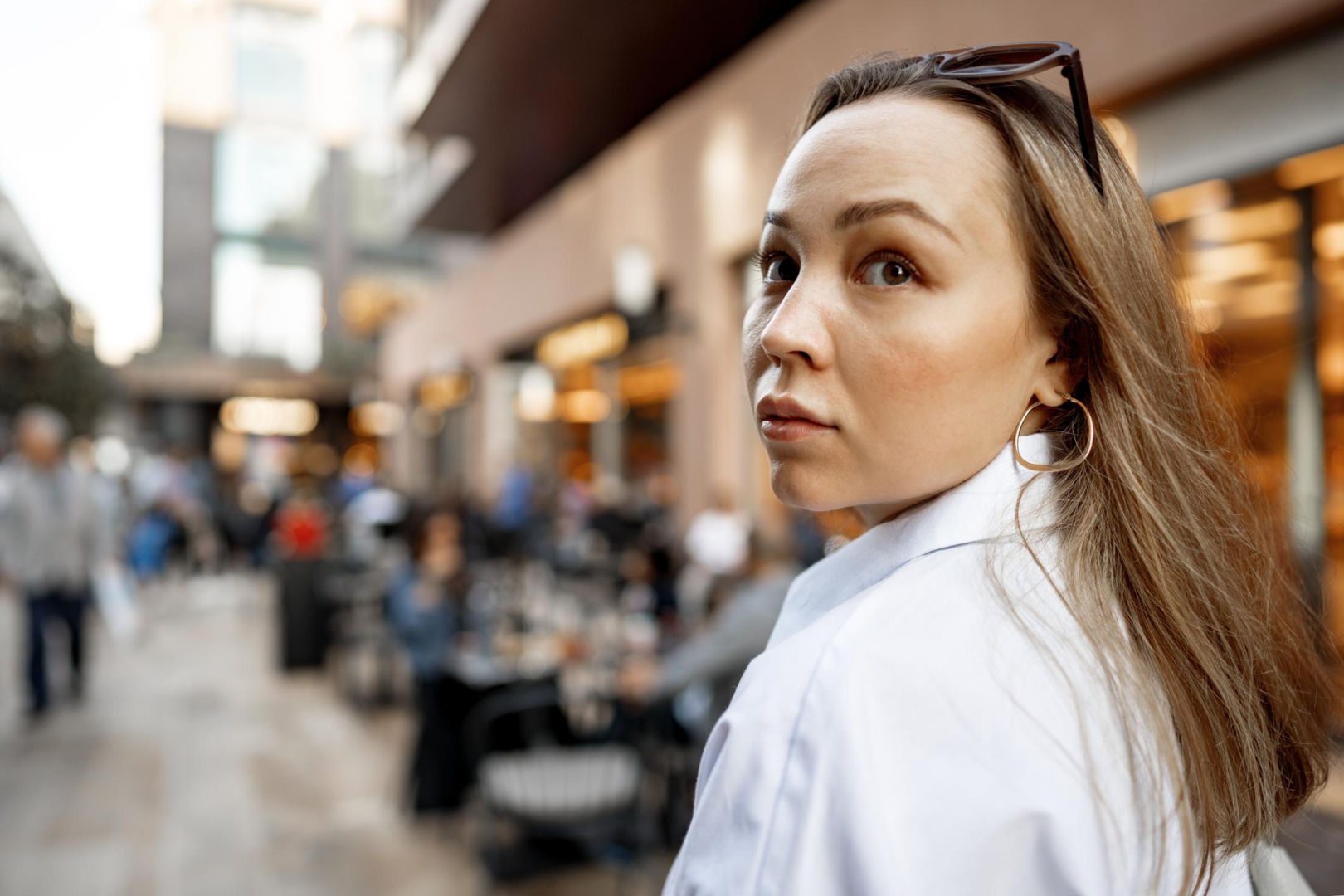 Ciągle czujesz się obserwowana? To mogą być zaburzenia lękowe. Eksperci ...