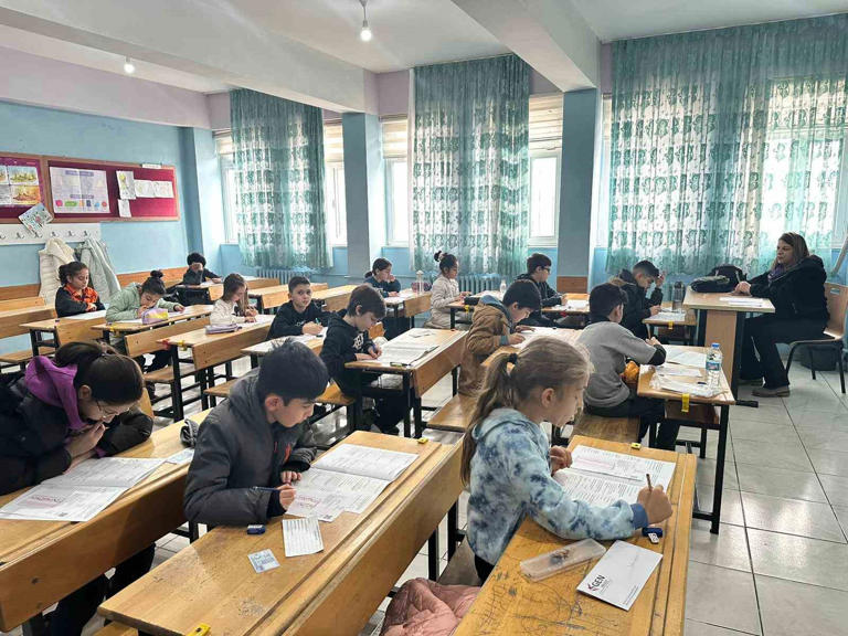 Oku kitabını al armağanını yarışmasının finali gerçekleştirildi