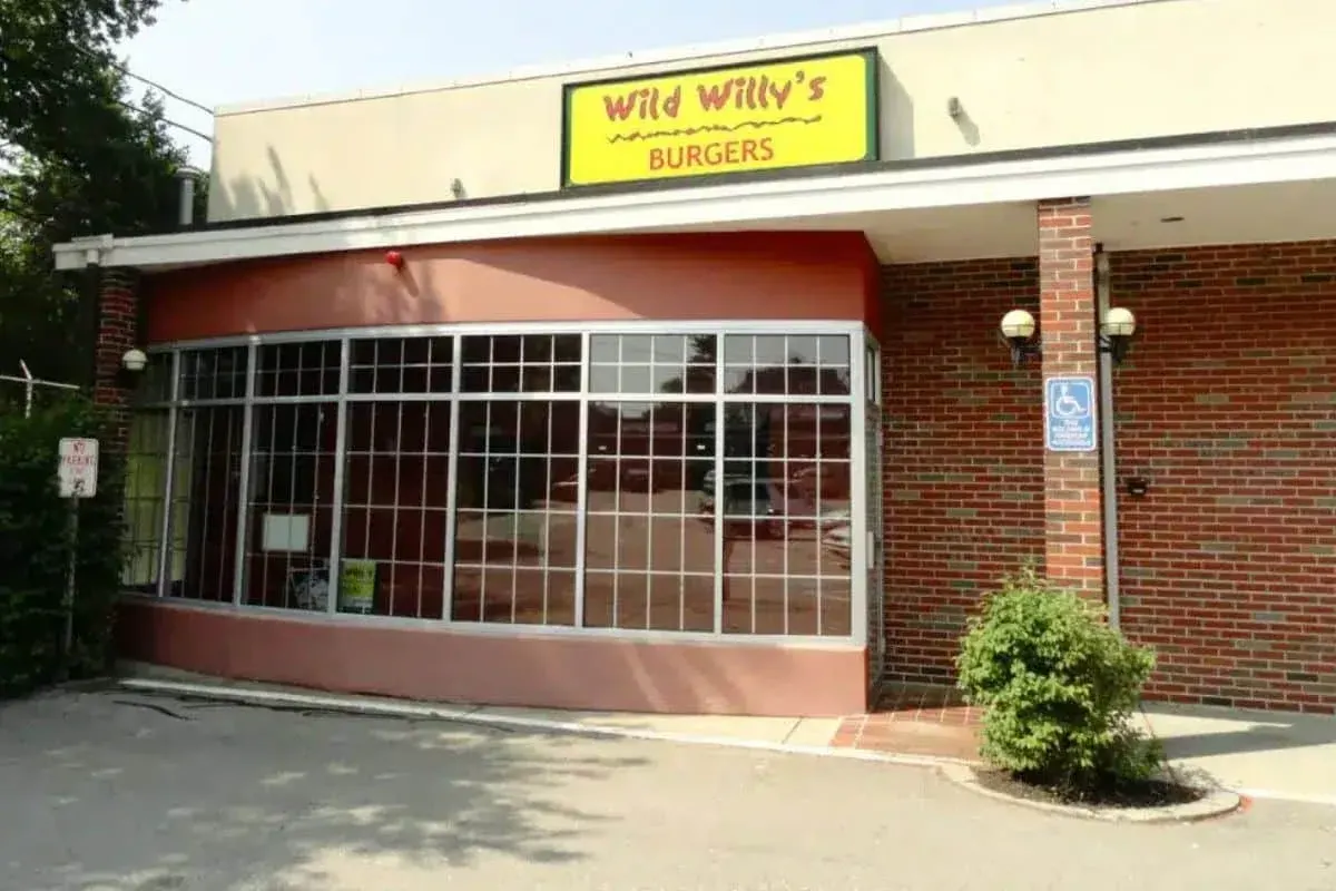 Wild Willy’s Burgers menu prices with calories [updated 2026]