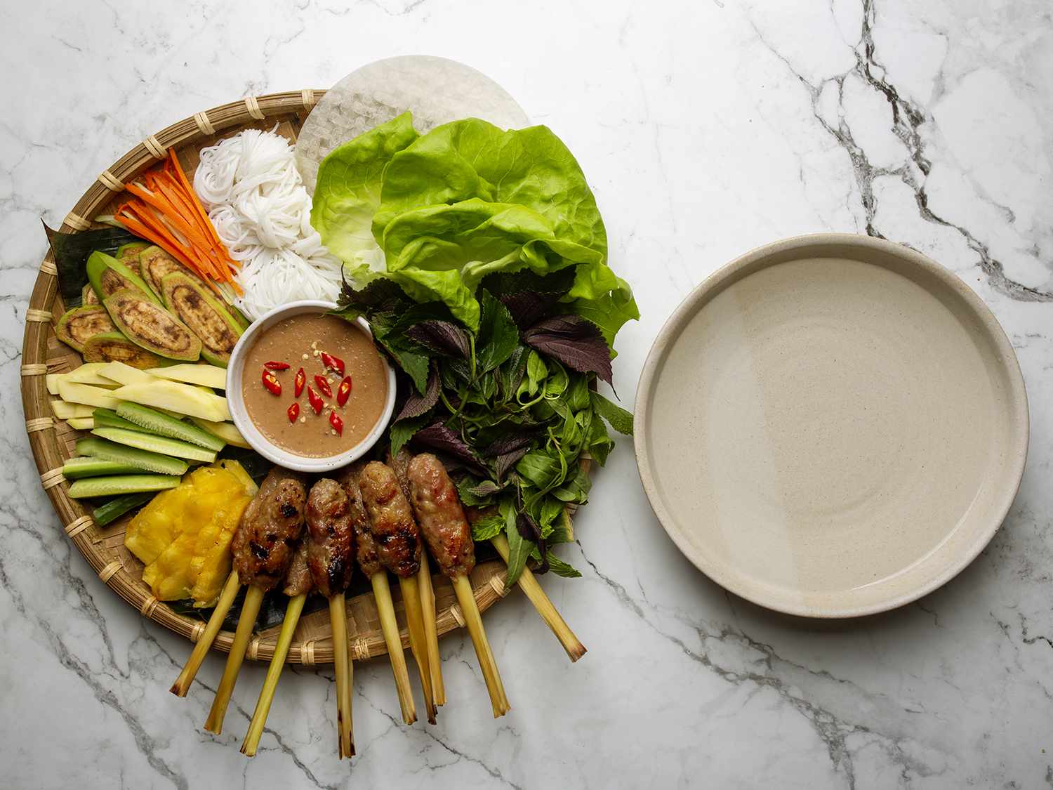 How to build the most flavorful Vietnamese rice paper roll platter at home