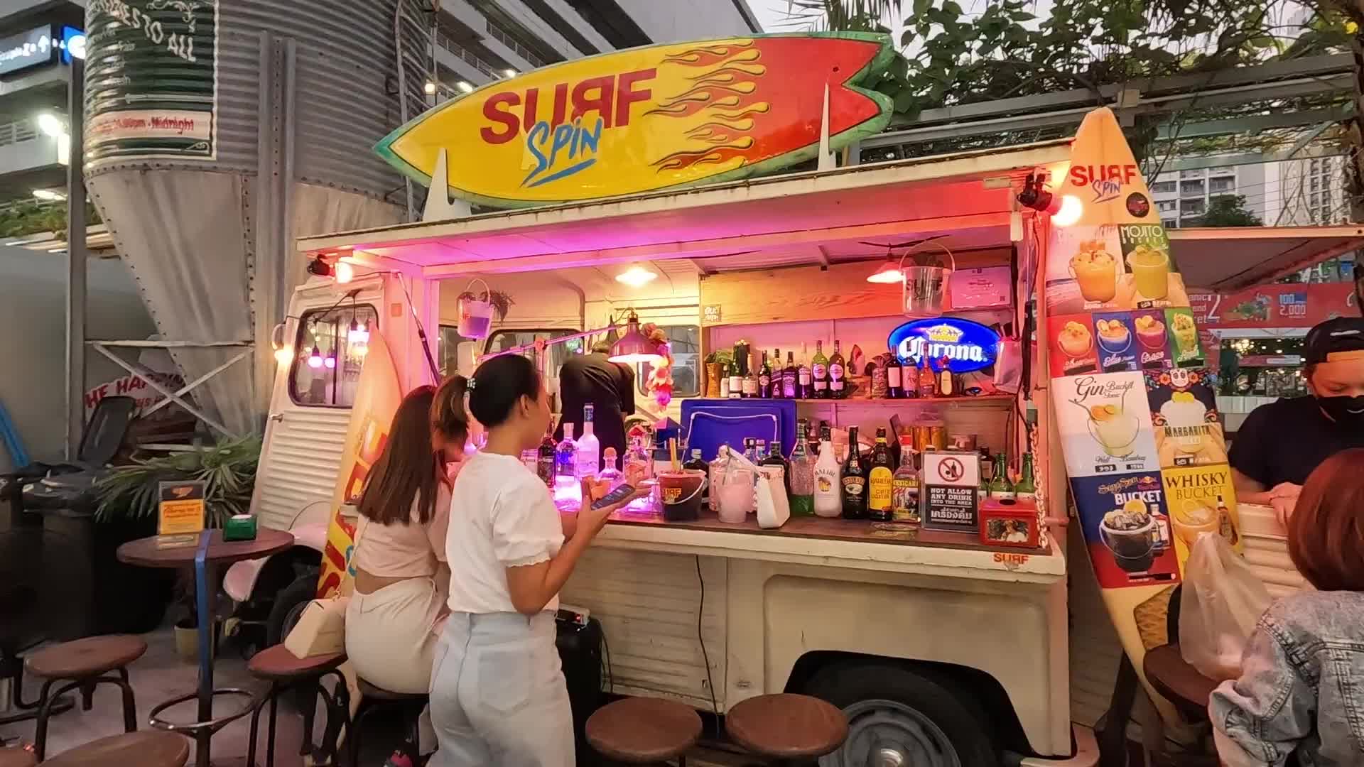 Bangkok's best markets tour: Food, shopping & nightlife adventures!