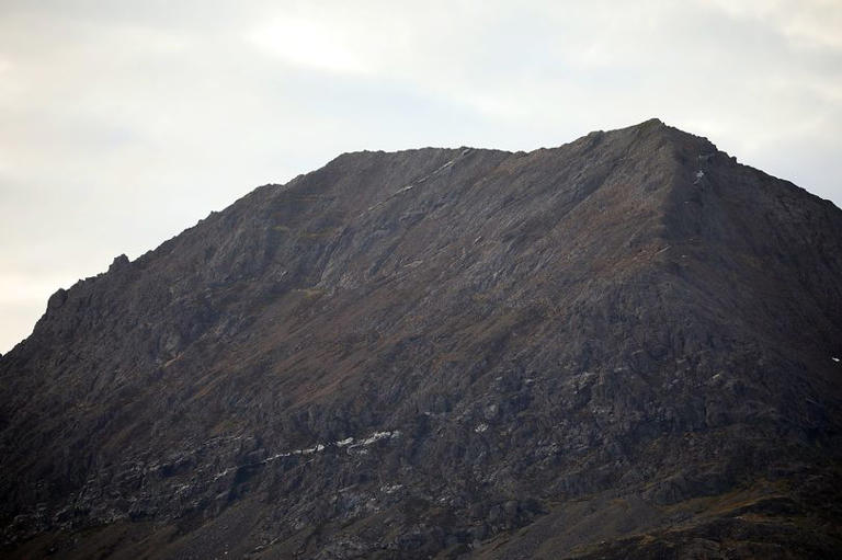 Dad dies in 600ft fall from Crib Goch reaching for his dog