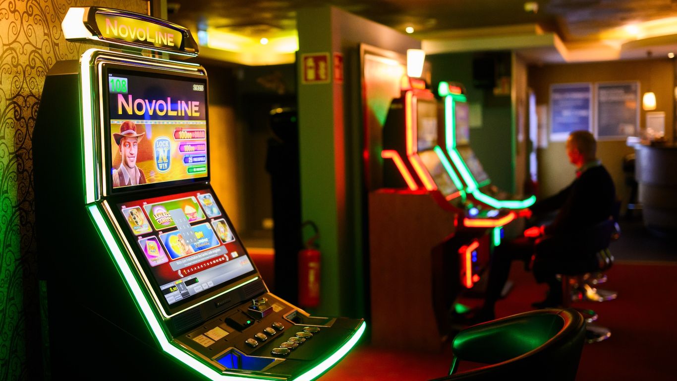 Chicago therapists say gambling boom is fueling addiction