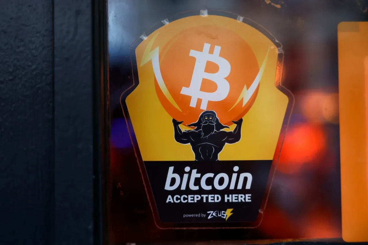 US financial advisors are adding crypto in 2026 despite volatility ...