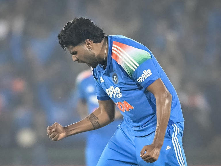 India vs New Zealand live score, 2nd ODI: Harshit Rana bowls maiden ...